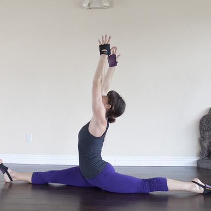 Hanumanasana 